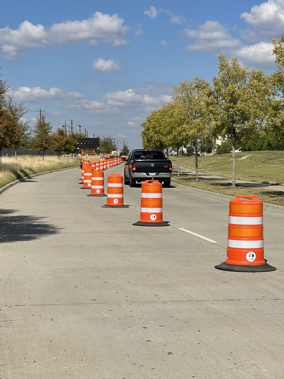 Channelizing Devices - 4-Horn Traffic & Barricade